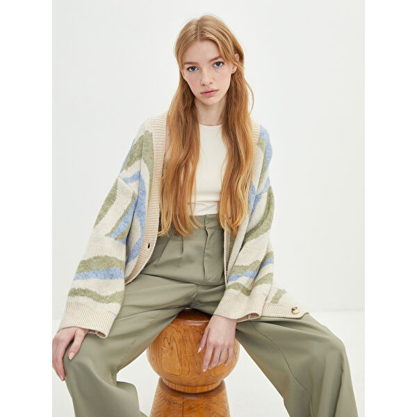 V Yaka Desenli Uzun Kollu Kadın Triko Hırka