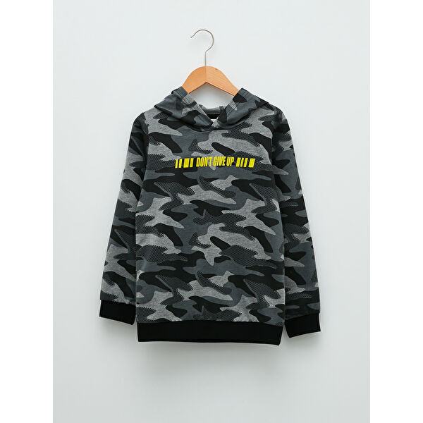 Kapüşonlu Kamuflaj Desenli Uzun Kollu Erkek Çocuk Sweatshirt Kapüşonlu Kamuflaj Desenli Uzun Kollu Erkek Çocuk Sweatshirt