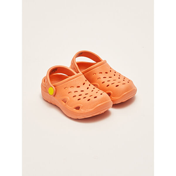 Delikli Toka Detaylı Erkek Bebek Plaj Sandaleti