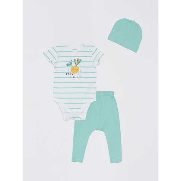 Bisiklet Yaka Kısa Kollu Baskılı Pamuklu Erkek Bebek Çıtçıtlı Body Pantolon ve Bere 3'lü Takım Bisiklet Yaka Kısa Kollu Baskılı Pamuklu Erkek Bebek Çıtçıtlı Body Pantolon ve Bere 3'lü Takım