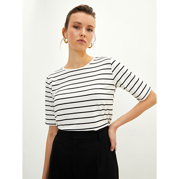 Bisiklet Yaka Çizgili Kısa Kollu Kadın Tişört Bisiklet Yaka Çizgili Kısa Kollu Kadın Tişört