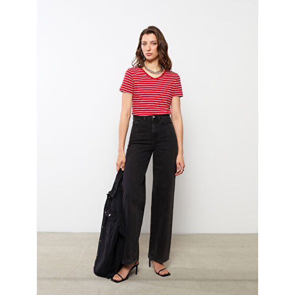 V Yaka Çizgili Kısa Kollu Kadın Tişört