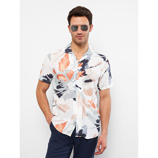 LCW VISION Slim Fit Resort Yaka Kısa Kollu Desenli Viskon Erkek Gömlek LCW VISION Slim Fit Resort Yaka Kısa Kollu Desenli Viskon Erkek Gömlek