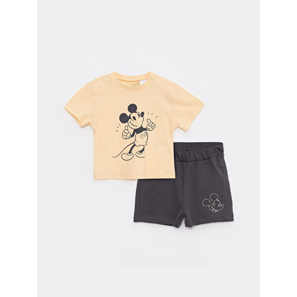 Bisiklet Yaka Kısa Kollu Mickey Mouse Baskılı Pamuklu Erkek Bebek Tişört ve Şort 2'li Takım Bisiklet Yaka Kısa Kollu Mickey Mouse Baskılı Pamuklu Erkek Bebek Tişört ve Şort 2'li Takım
