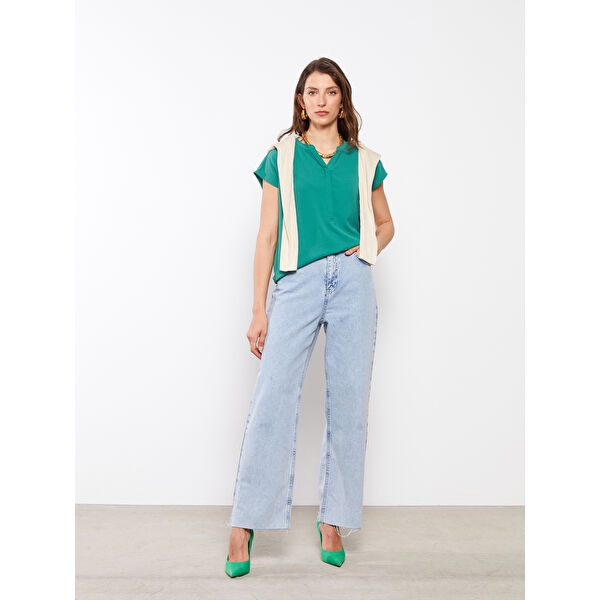 LCW CLASSIC Kaçık Yaka Düz Kısa Kollu Kadın Bluz