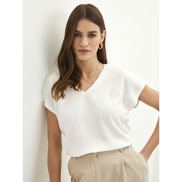 V Yaka Düz Kısa Kollu Penye Kadın Tişört V Yaka Düz Kısa Kollu Penye Kadın Tişört