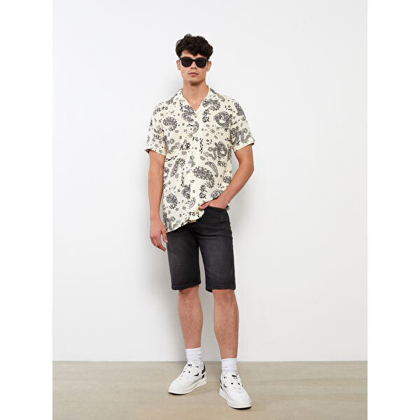 LCW CASUAL Regular Fit Resort Yaka Kısa Kollu Desenli Viskon Erkek Gömlek LCW CASUAL Regular Fit Resort Yaka Kısa Kollu Desenli Viskon Erkek Gömlek