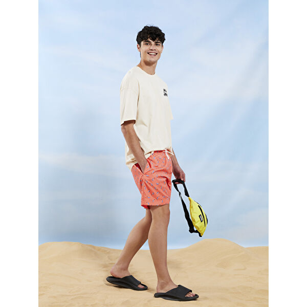 Diz Hizası Boy Desenli Erkek Deniz Şortu Diz Hizası Boy Desenli Erkek Deniz Şortu