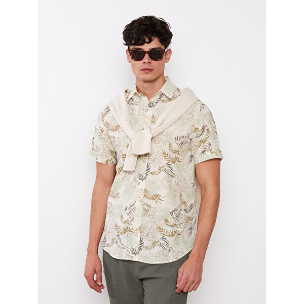 LCW CLASSIC Regular Fit Kısa Kollu Desenli Poplin Erkek Gömlek LCW CLASSIC Regular Fit Kısa Kollu Desenli Poplin Erkek Gömlek