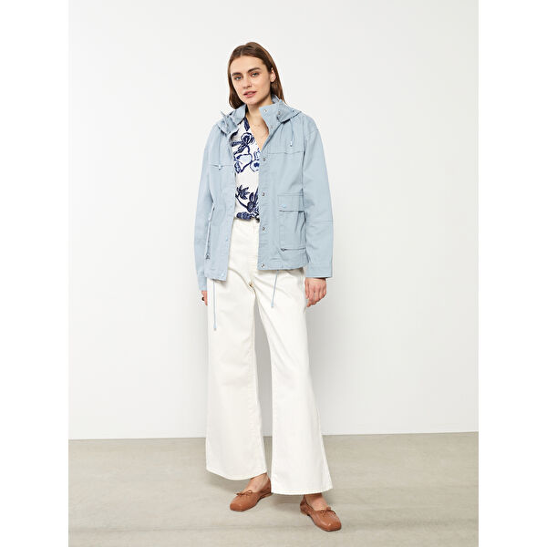 LCW CLASSIC Kapüşonlu Düz Uzun Kollu Oversize Kadın Mont LCW CLASSIC Kapüşonlu Düz Uzun Kollu Oversize Kadın Mont