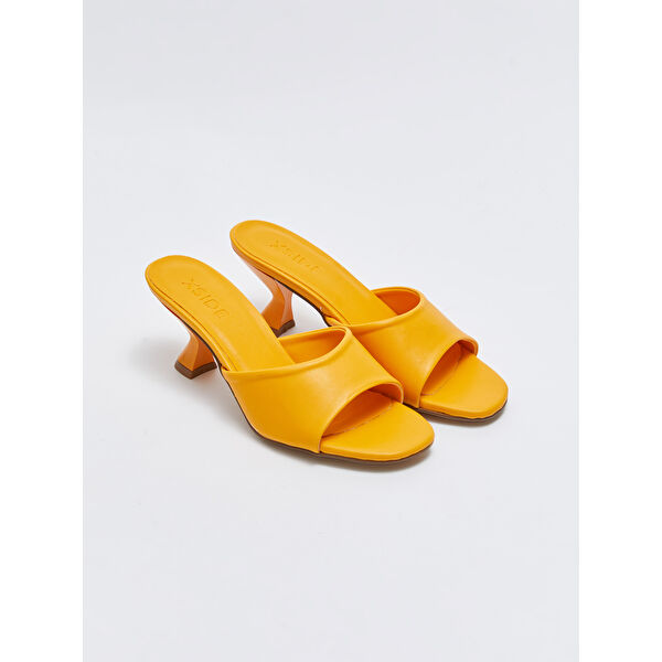 Deri Görünümlü Tek Bantlı Topuklu Kadın Terlik