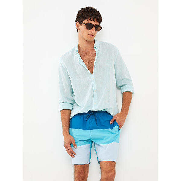 Diz Hizası Boy Renk Bloklu Erkek Deniz Şortu Diz Hizası Boy Renk Bloklu Erkek Deniz Şortu