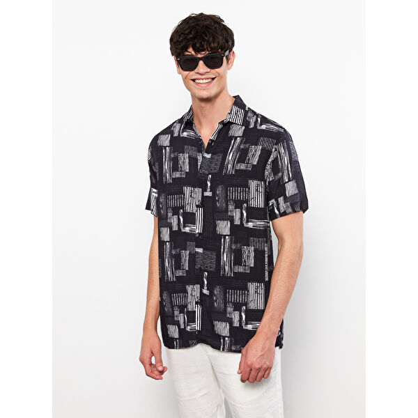 Regular Fit Kısa Kollu Desenli Poplin Erkek Gömlek Regular Fit Kısa Kollu Desenli Poplin Erkek Gömlek