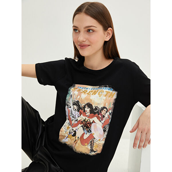 LCW CASUAL Bisiklet Yaka Wonder Woman Baskılı Kısa Kollu Pamuklu Kadın Tişört LCW CASUAL Bisiklet Yaka Wonder Woman Baskılı Kısa Kollu Pamuklu Kadın Tişört