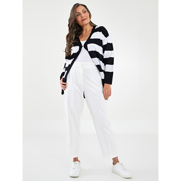 LCW GRACE Beli Lastikli Standart Fit Düz Kadın Pantolon LCW GRACE Beli Lastikli Standart Fit Düz Kadın Pantolon