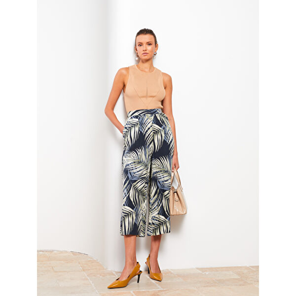 Beli Lastikli Desenli Viskon Kadın Capri Beli Lastikli Desenli Viskon Kadın Capri