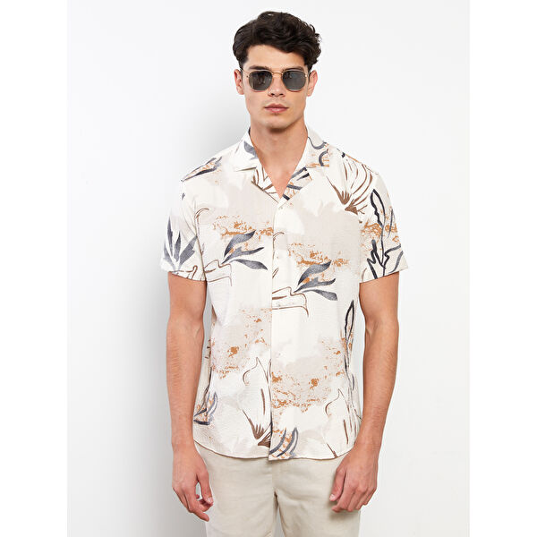 LCW VISION Slim Fit Resort Yaka Kısa Kollu Desenli Erkek Gömlek LCW VISION Slim Fit Resort Yaka Kısa Kollu Desenli Erkek Gömlek