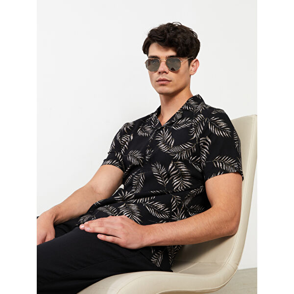 LCW VISION Slim Fit Resort Yaka Kısa Kollu Desenli Viskon Erkek Gömlek LCW VISION Slim Fit Resort Yaka Kısa Kollu Desenli Viskon Erkek Gömlek