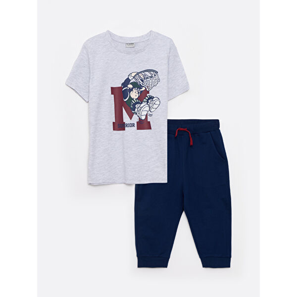 Bisiklet Yaka Nostaljik Maymun Baskılı Kısa Kollu Erkek Çocuk Tişört ve Eşofman Altı Bisiklet Yaka Nostaljik Maymun Baskılı Kısa Kollu Erkek Çocuk Tişört ve Eşofman Altı