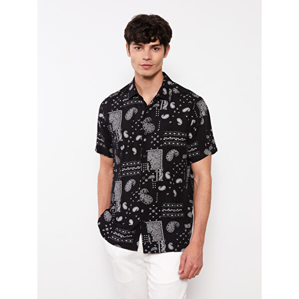Regular Fit Kısa Kollu Desenli Poplin Erkek Gömlek Regular Fit Kısa Kollu Desenli Poplin Erkek Gömlek