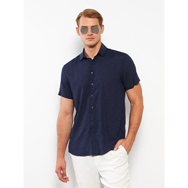 LCW CLASSIC Regular Fit Kısa Kollu Desenli Viskon Erkek Gömlek LCW CLASSIC Regular Fit Kısa Kollu Desenli Viskon Erkek Gömlek