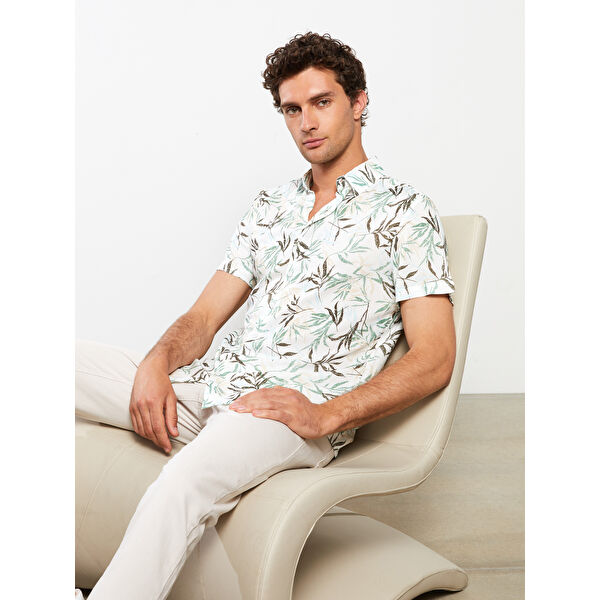 LCW CLASSIC Regular Fit Kısa Kollu Desenli Viskon Erkek Gömlek LCW CLASSIC Regular Fit Kısa Kollu Desenli Viskon Erkek Gömlek