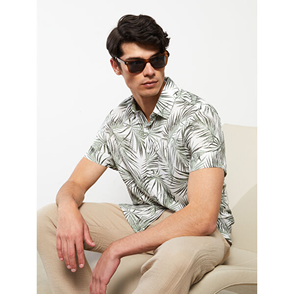 LCW CLASSIC Regular Fit Kısa Kollu Desenli Erkek Gömlek LCW CLASSIC Regular Fit Kısa Kollu Desenli Erkek Gömlek