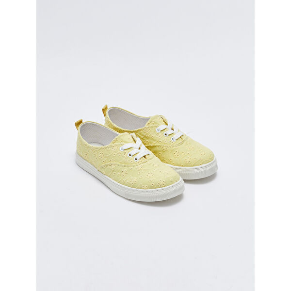 Nakış Detaylı Bağcıklı Kız Çocuk Spor Ayakkabı Nakış Detaylı Bağcıklı Kız Çocuk Spor Ayakkabı