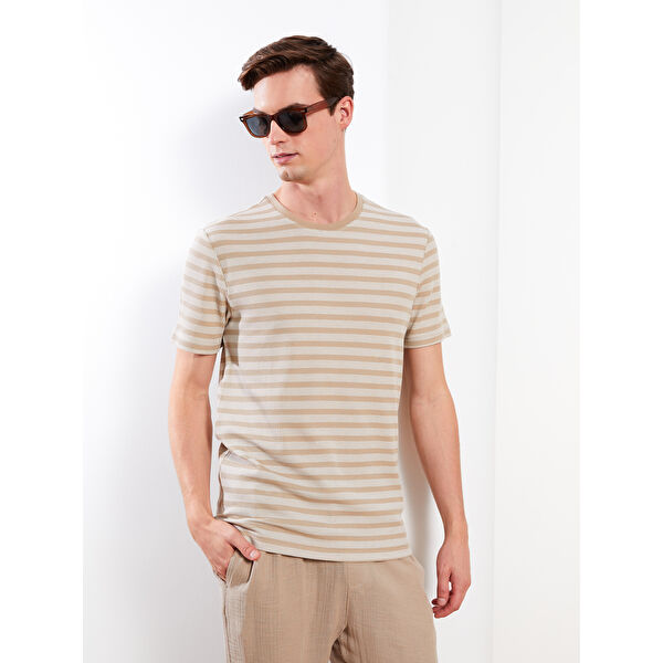 LCW CLASSIC Bisiklet Yaka Kısa Kollu Çizgili Erkek Tişört LCW CLASSIC Bisiklet Yaka Kısa Kollu Çizgili Erkek Tişört