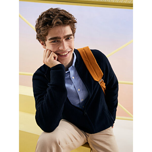 Standart Kalıp Dik Yaka Erkek Triko Hırka Standart Kalıp Dik Yaka Erkek Triko Hırka