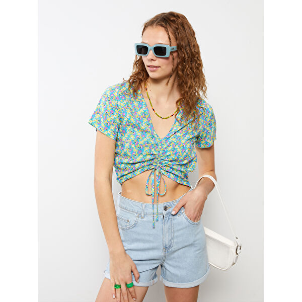XSIDE V Yaka Çiçekli Kısa Kollu Crop Viskon Kadın Bluz XSIDE V Yaka Çiçekli Kısa Kollu Crop Viskon Kadın Bluz