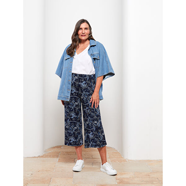 Standart Fit Desenli Kadın Capri Standart Fit Desenli Kadın Capri