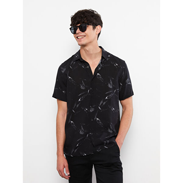 Regular Fit Kısa Kollu Desenli Poplin Erkek Gömlek Regular Fit Kısa Kollu Desenli Poplin Erkek Gömlek
