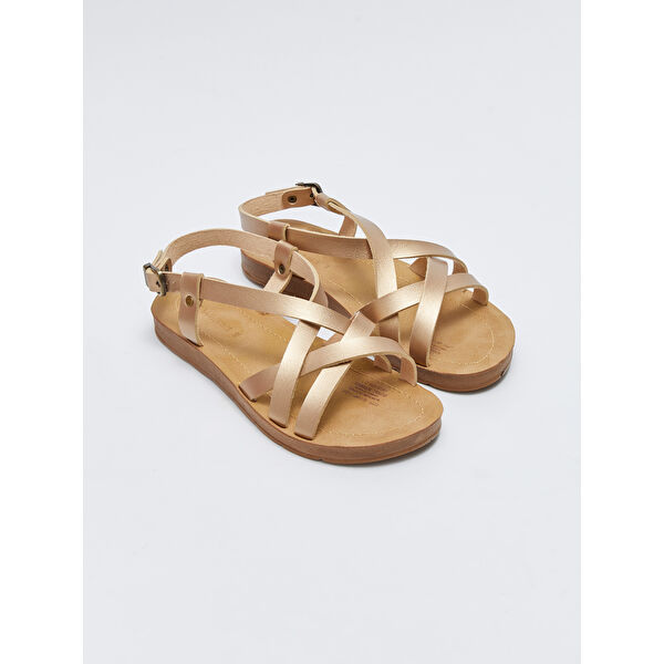 Çapraz Bantlı Toka Detaylı Kadın Sandalet