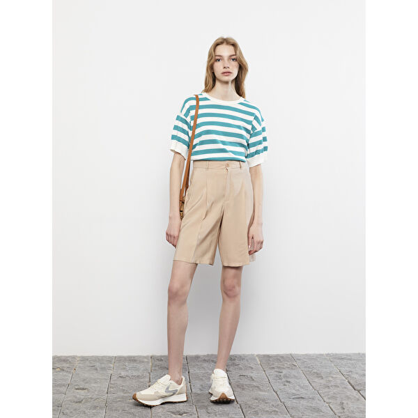 LCW CASUAL Standart Fit Düz Cep Detaylı Kadın Şort