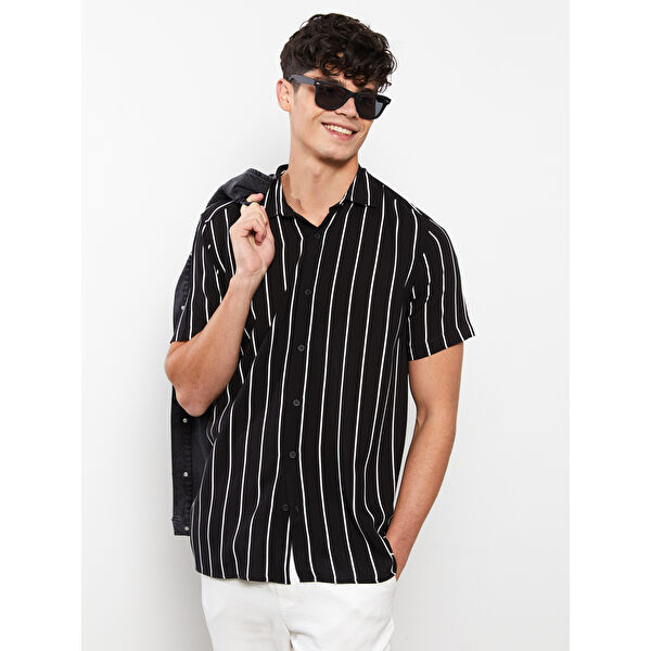 LCW CASUAL Regular Fit Kısa Kollu Çizgili Poplin Erkek Gömlek