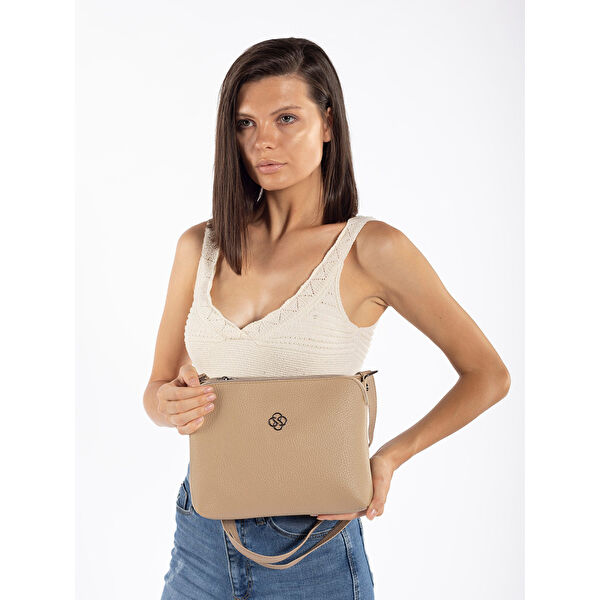 Madamra Deri Görünümlü Çok Bölmeli Fermuarlı Kadın Omuz Çantası