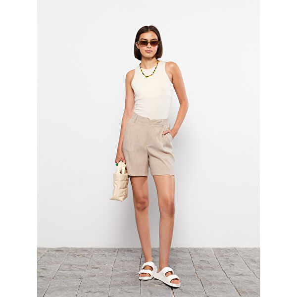 Rahat Kalıp Düz Cep Detaylı Keten Kadın Şort Rahat Kalıp Düz Cep Detaylı Keten Kadın Şort