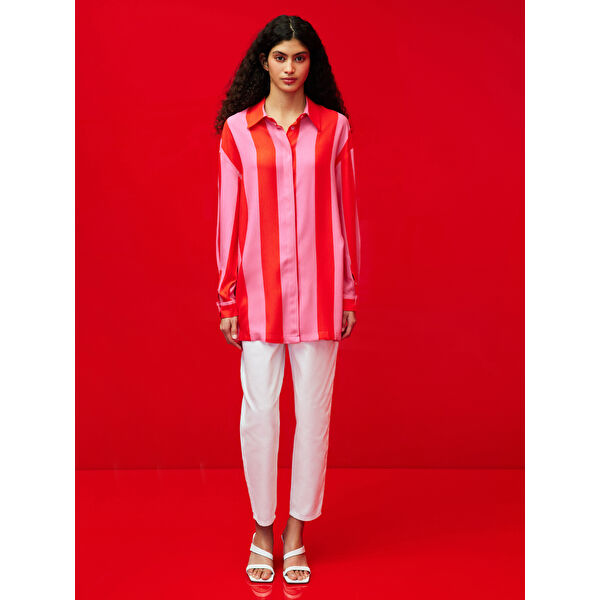 Kuaybe Gider X LC Waikiki Önden Düğme Kapamalı Renk Bloklu Uzun Kollu Oversize Viskon Kadın Gömlek Kuaybe Gider X LC Waikiki Önden Düğme Kapamalı Renk Bloklu Uzun Kollu Oversize Viskon Kadın Gömlek