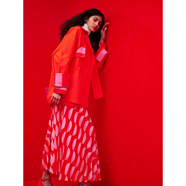 Kuaybe Gider X LC Waikiki Önden Düğme Kapamalı Renk Bloklu Uzun Kollu Gabardin Kadın Ceket Kuaybe Gider X LC Waikiki Önden Düğme Kapamalı Renk Bloklu Uzun Kollu Gabardin Kadın Ceket