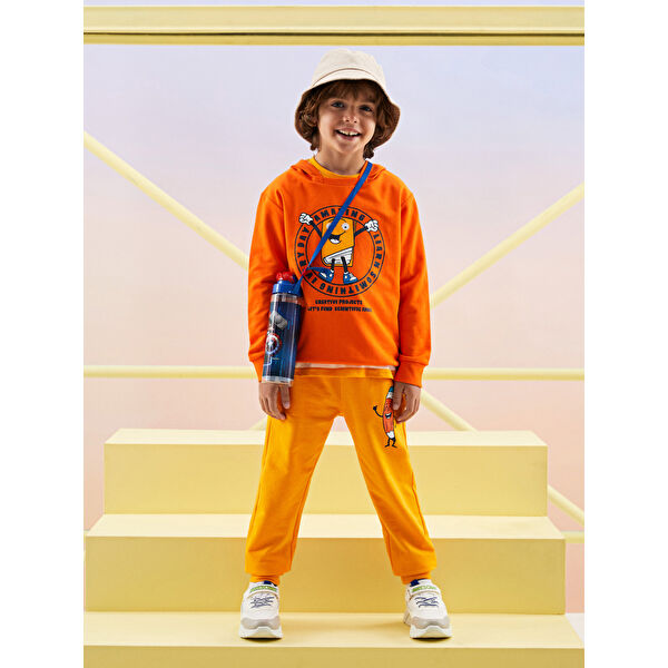 Dört Gözle Spor Dersini Bekleyen Eşofman Altı