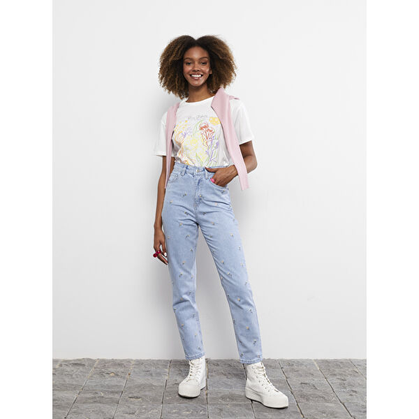 Yüksek Bel Mom Fit Nakışlı Cep Detaylı Kadın Rodeo Jean Pantolon