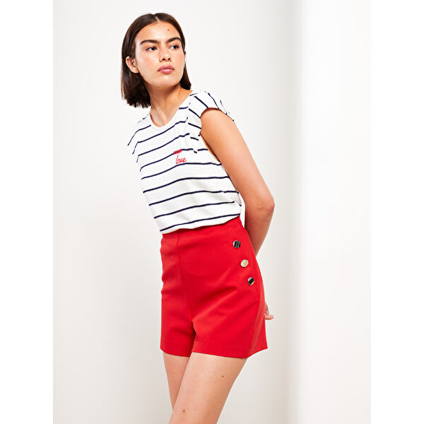 Beli Fermuarlı Düz Aplike Detaylı Kadın Şort