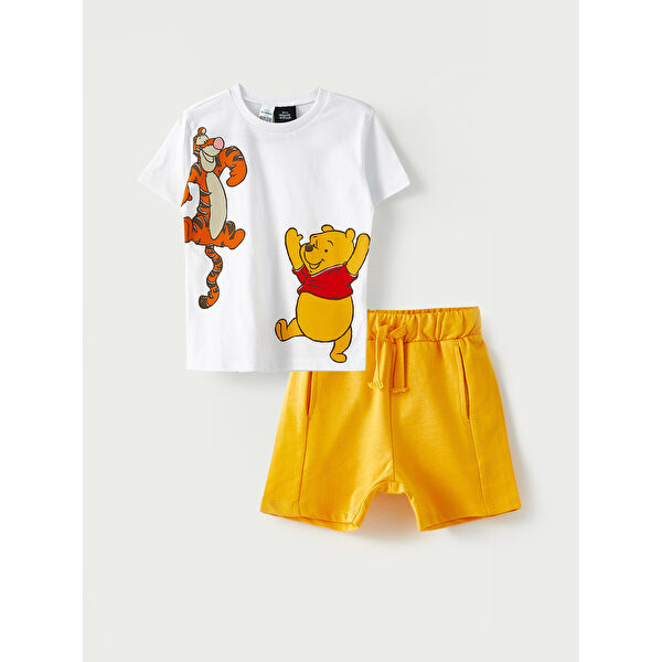 Bisiklet Yaka Kısa Kollu Winnie the Pooh Baskılı Erkek Bebek Tişört ve Şort 2'li Takım Bisiklet Yaka Kısa Kollu Winnie the Pooh Baskılı Erkek Bebek Tişört ve Şort 2'li Takım