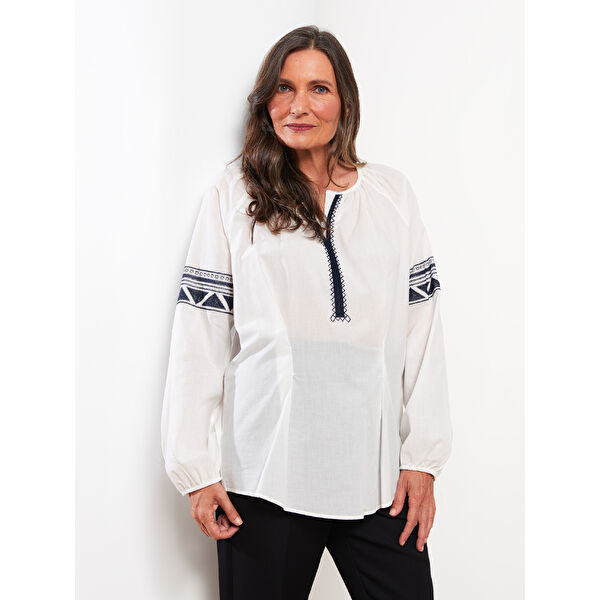 Kaçık Yaka Nakışlı Uzun Kollu Pamuklu Kadın Bluz