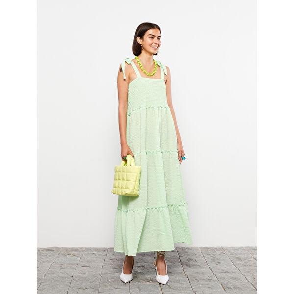 Kare Yaka Düz Askılı Gofre Kadın Elbise Kare Yaka Düz Askılı Gofre Kadın Elbise