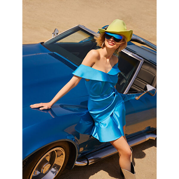 TUVANAM X LC WAIKIKI KAYIK YAKA DÜZ KISA KOLLU SATEN KADIN ELBİSE