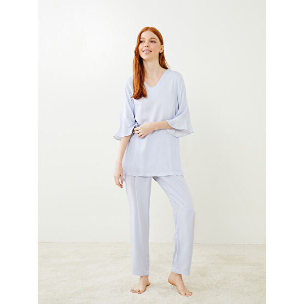 V Yaka Çizgili Poplin Kadın Pijama Takımı V Yaka Çizgili Poplin Kadın Pijama Takımı