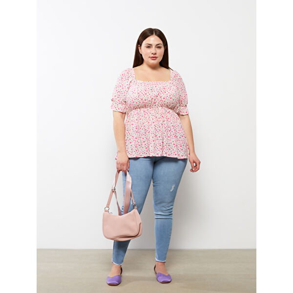 Büyük Beden Kare Yaka Desenli Kısa Kollu Krinkle Kadın Bluz Büyük Beden Kare Yaka Desenli Kısa Kollu Krinkle Kadın Bluz