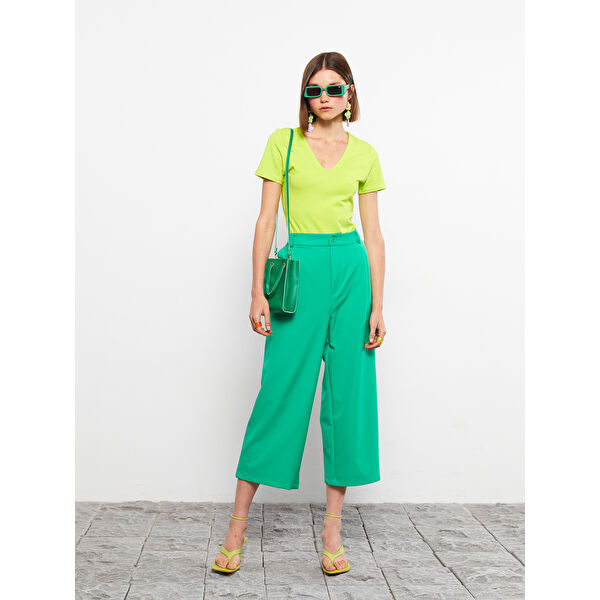 Standart Fit Düz Cep Detaylı Kadın Capri